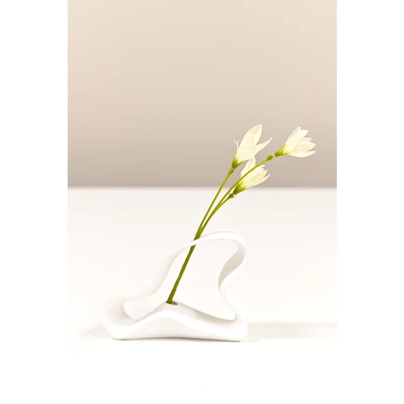 Infinity Ribbon Bud Vase – Maison & Maven